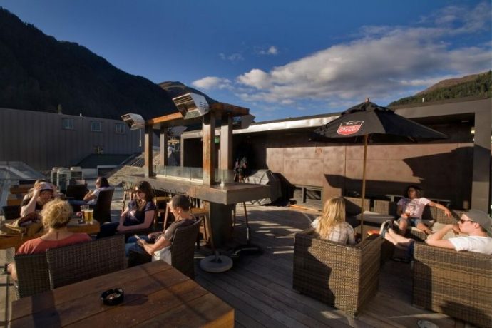 🦌 Rooftop Bars in Queenstown - Wicked Bucks